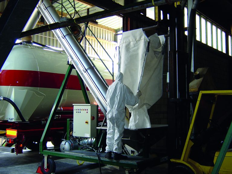 Overslag, bulk handling, ompakken- Firma Klouwers Terneuzen